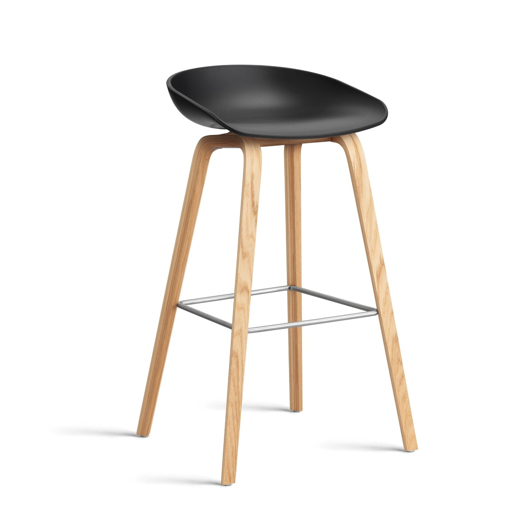 HAY About a Stool AAS 32 barkruk H75 gelakt eiken Black 2.0 – HelloChair