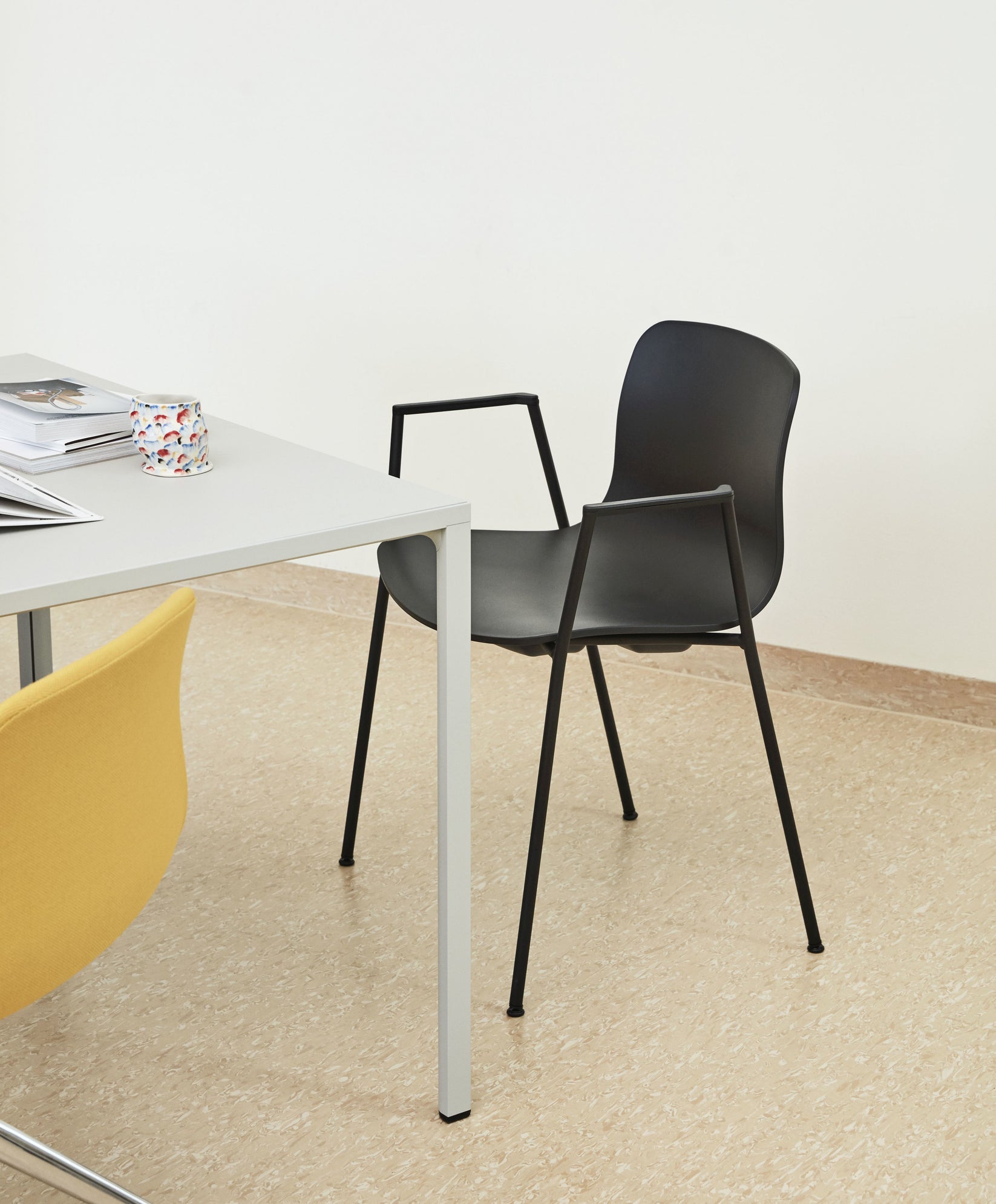 HAY About a Chair AAC 18 eetkamerstoel zwart Raisin 2.0 – HelloChair