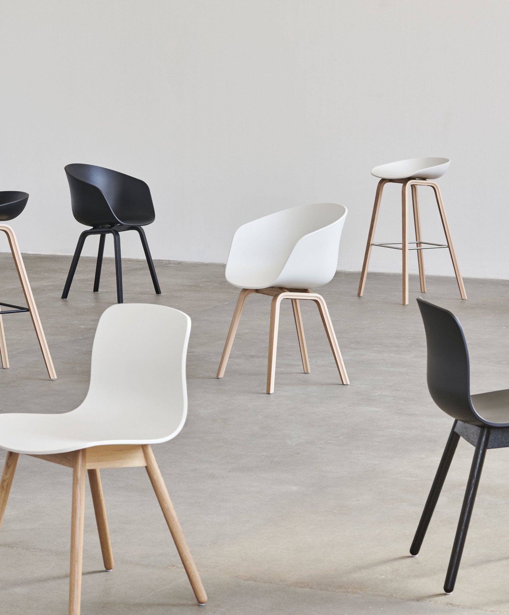 HAY About a Chair AAC 12 eetkamerstoel gelakt eiken Concrete Grey 2.0 ...