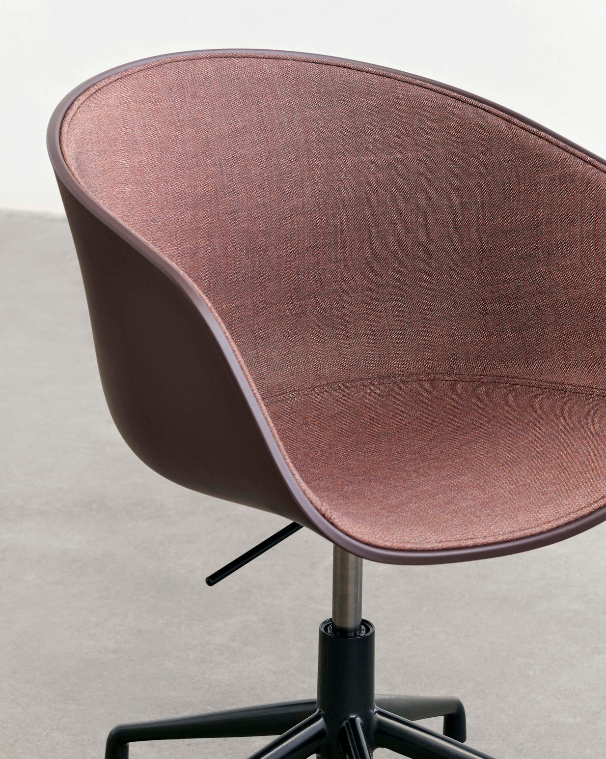 HAY About a Chair AAC 52 bureaustoel zwart Black 2.0 gestoffeerd Remix ...