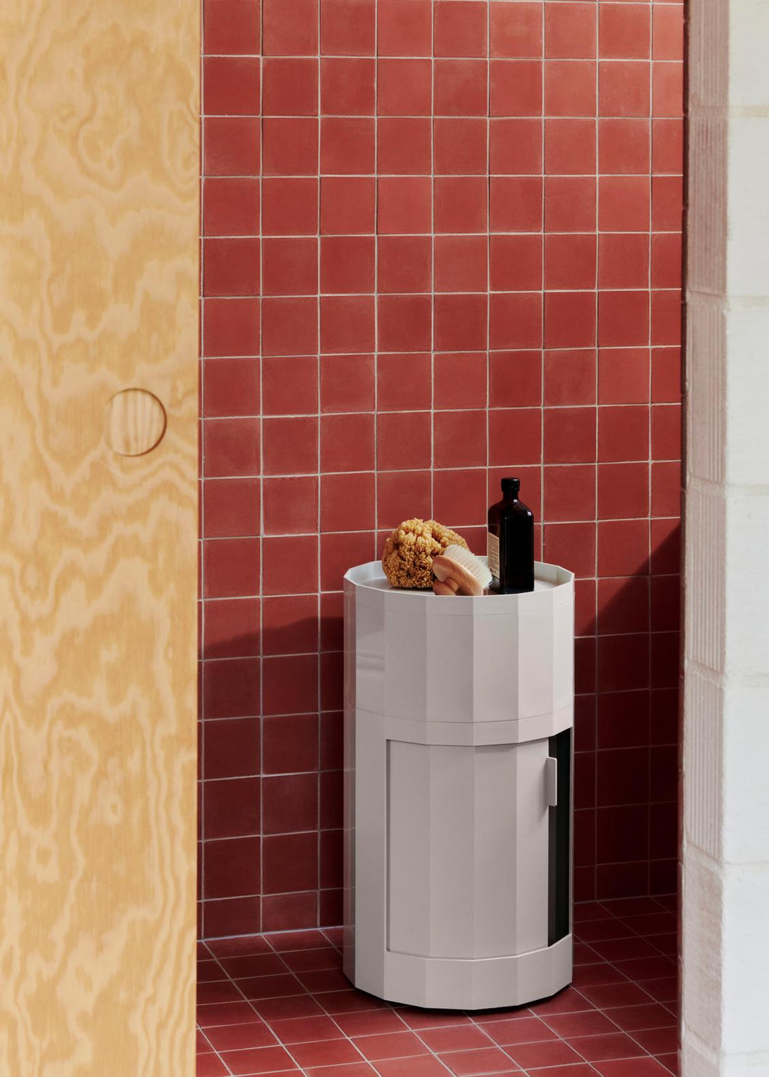 HAY Facet kast laag Eggshell – HelloChair