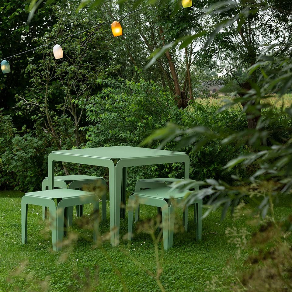 Weltevree Bended tuintafel 90 Pale Green – HelloChair