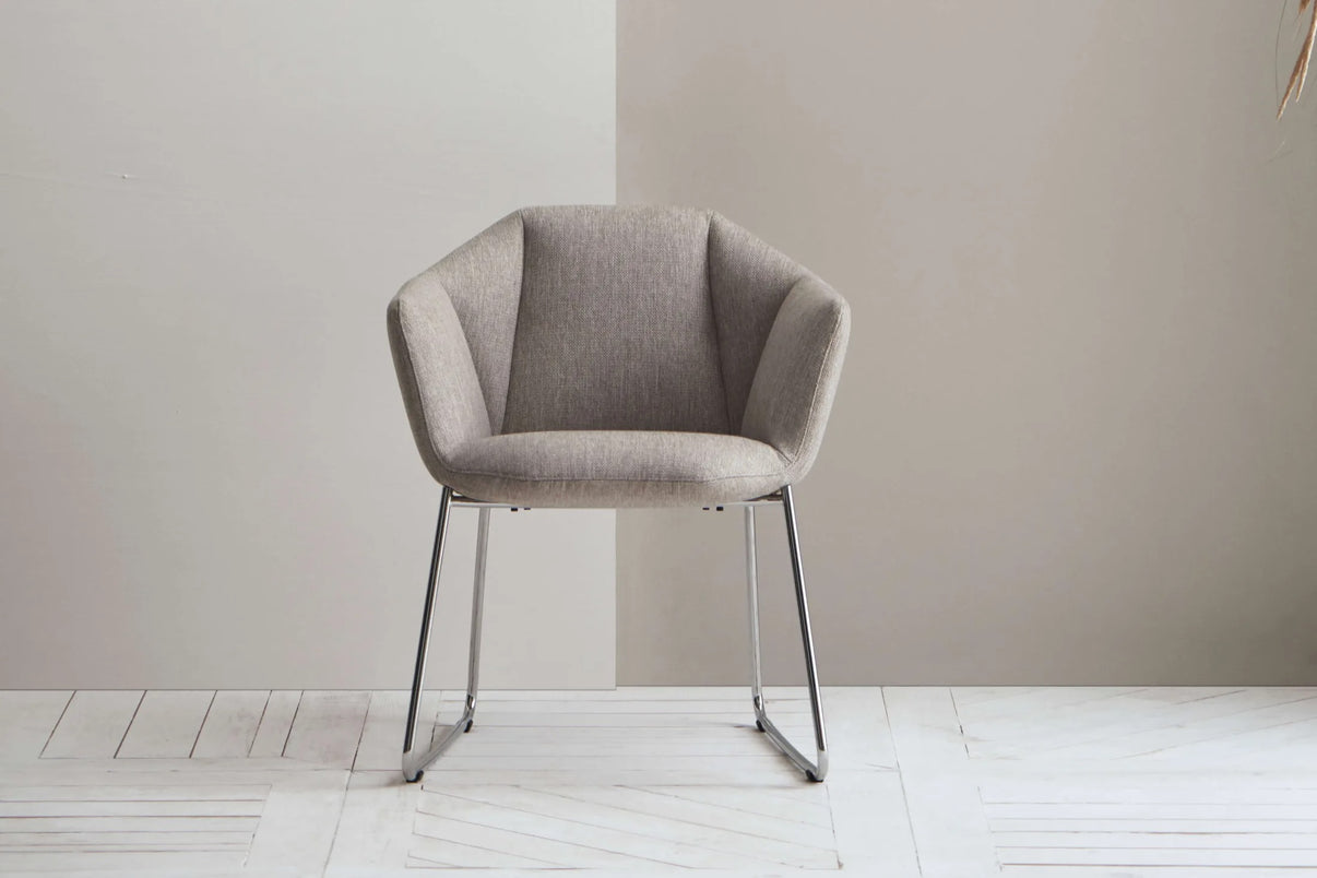 Bolia Kimono eetkamerstoel Baize Sand – HelloChair