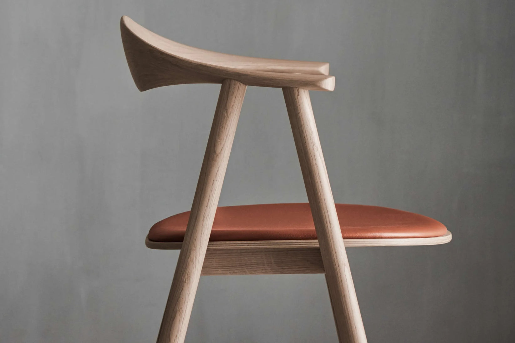 Bolia Swing eetkamerstoel Sydney Cognac – HelloChair