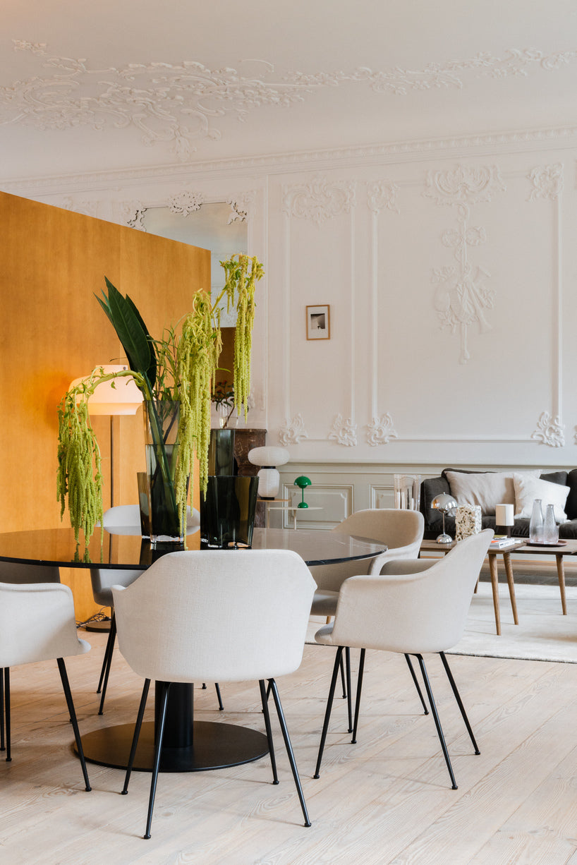 &Tradition Rely HW35 eetkamerstoel Bronzed steel Hallingdal 103 ...