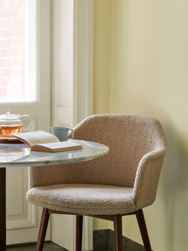 &Tradition Rely HW79 eetkamerstoel Walnut Hallingdal 563 – HelloChair