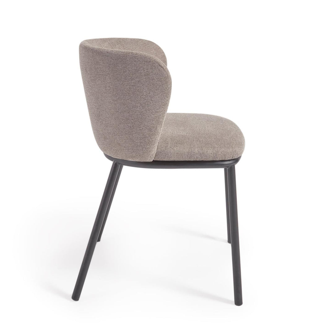 Kave Home Ciselia eetkamerstoel chenille Lichtbruin poot zwart – HelloChair