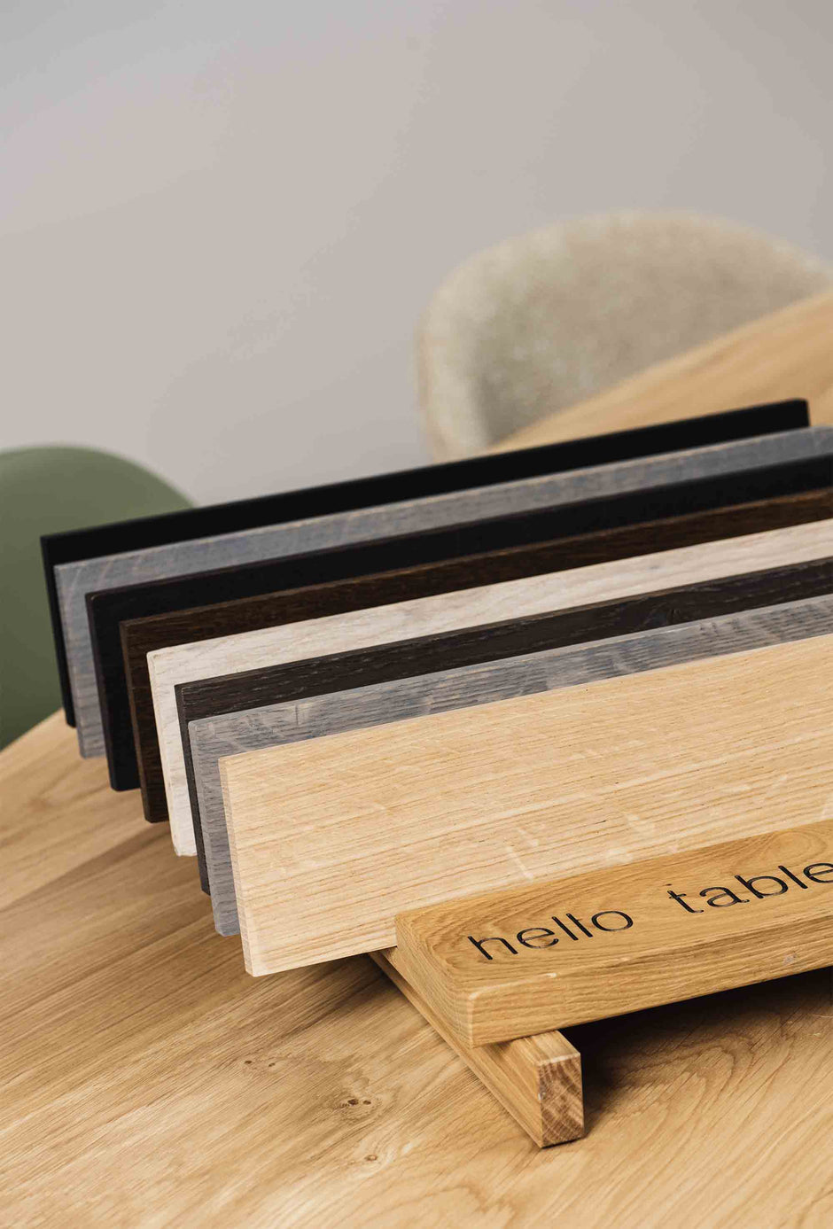 HelloTable Novum 30 eettafel rond Ø110 cm eiken Naturel/Zwart – HelloChair